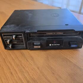 SANYO FT-401 Car Stereo Tape Player