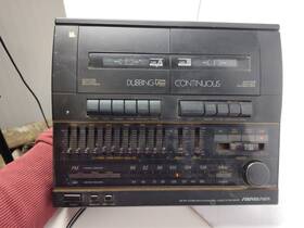 SOUNDESIGN 5888 Am Fm Stereo Dual Cassette Powers